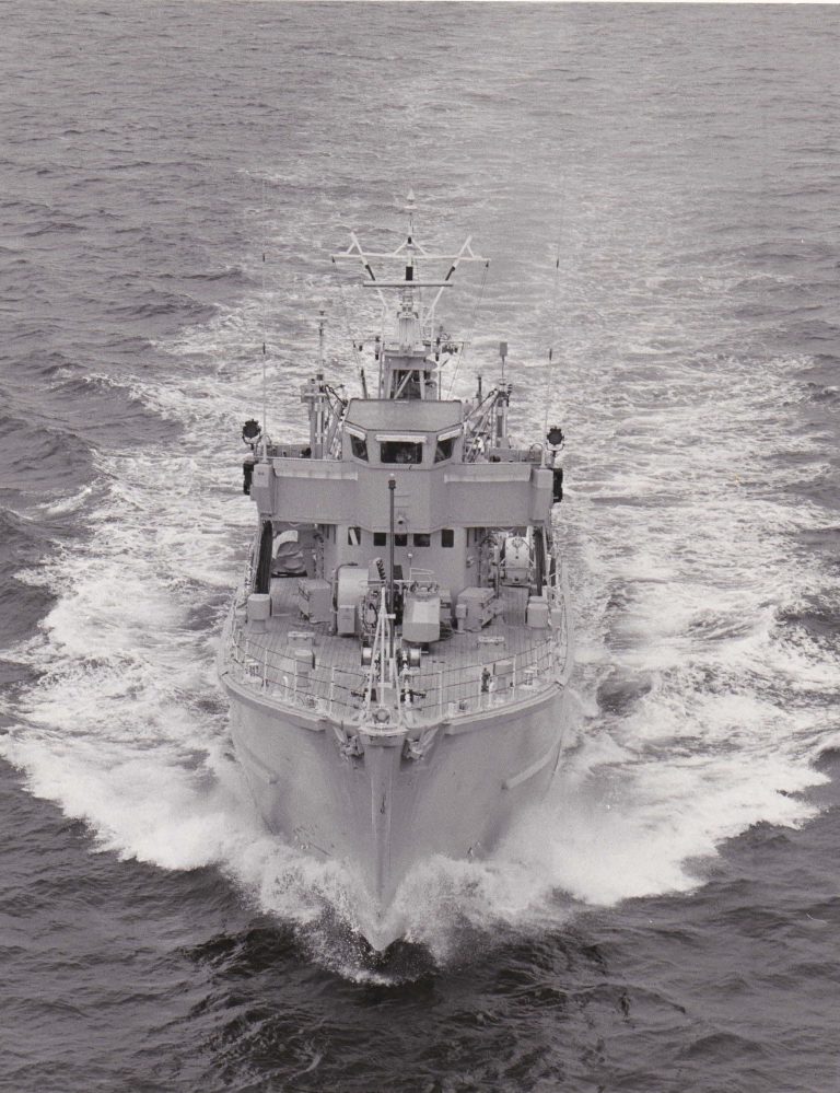 M1187 HMS UPTON 1978 – Flying Fox Association